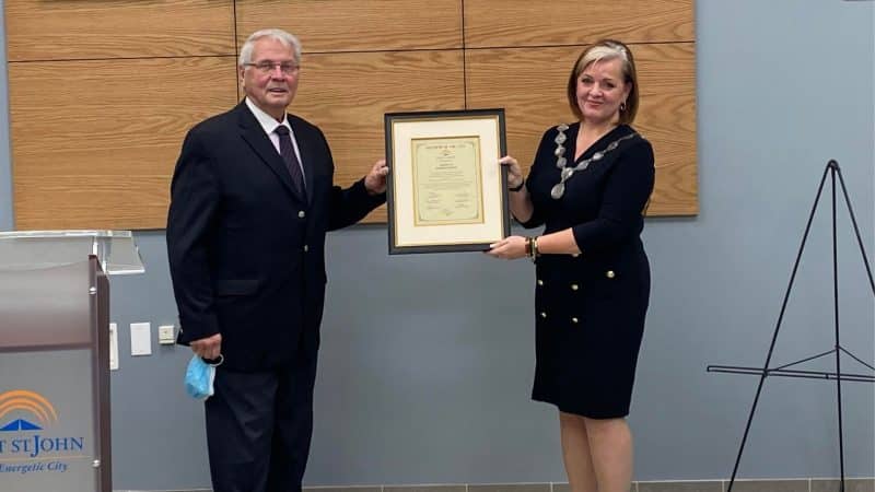 Former senator Richard Neufeld receives Freedom of the City