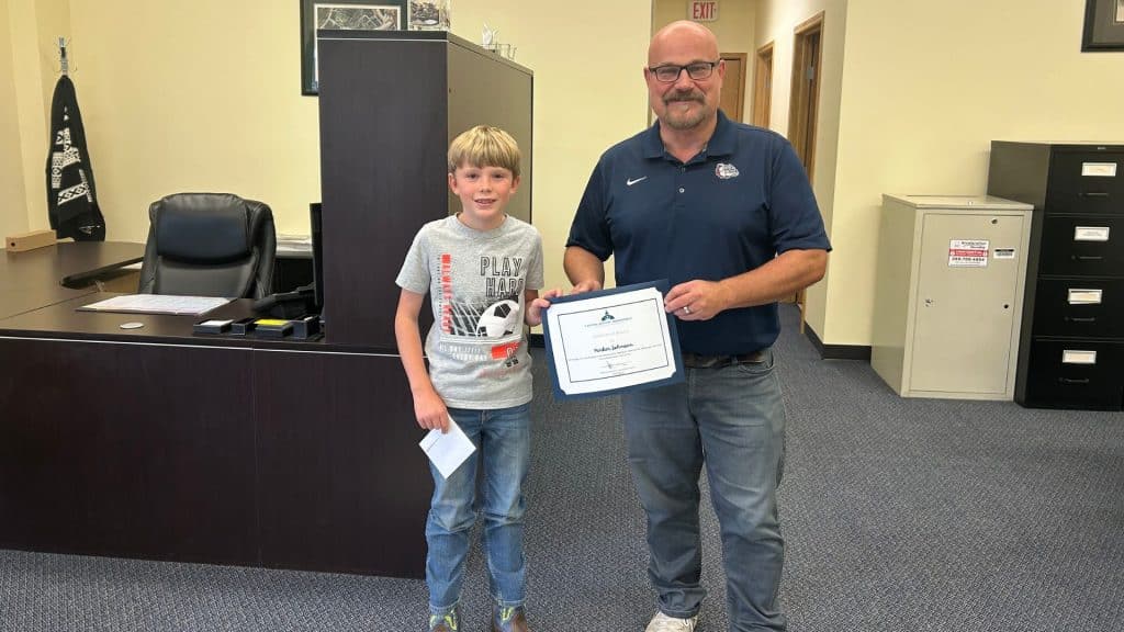 Local MLA awards Charlie Lake youth with Certificate of Bravery