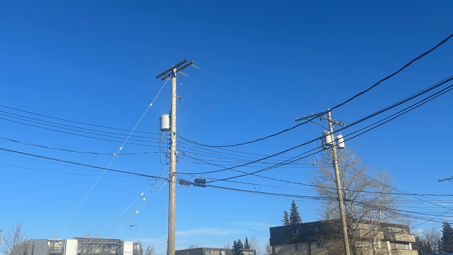 Vehicle downs power line near Old Fort Road