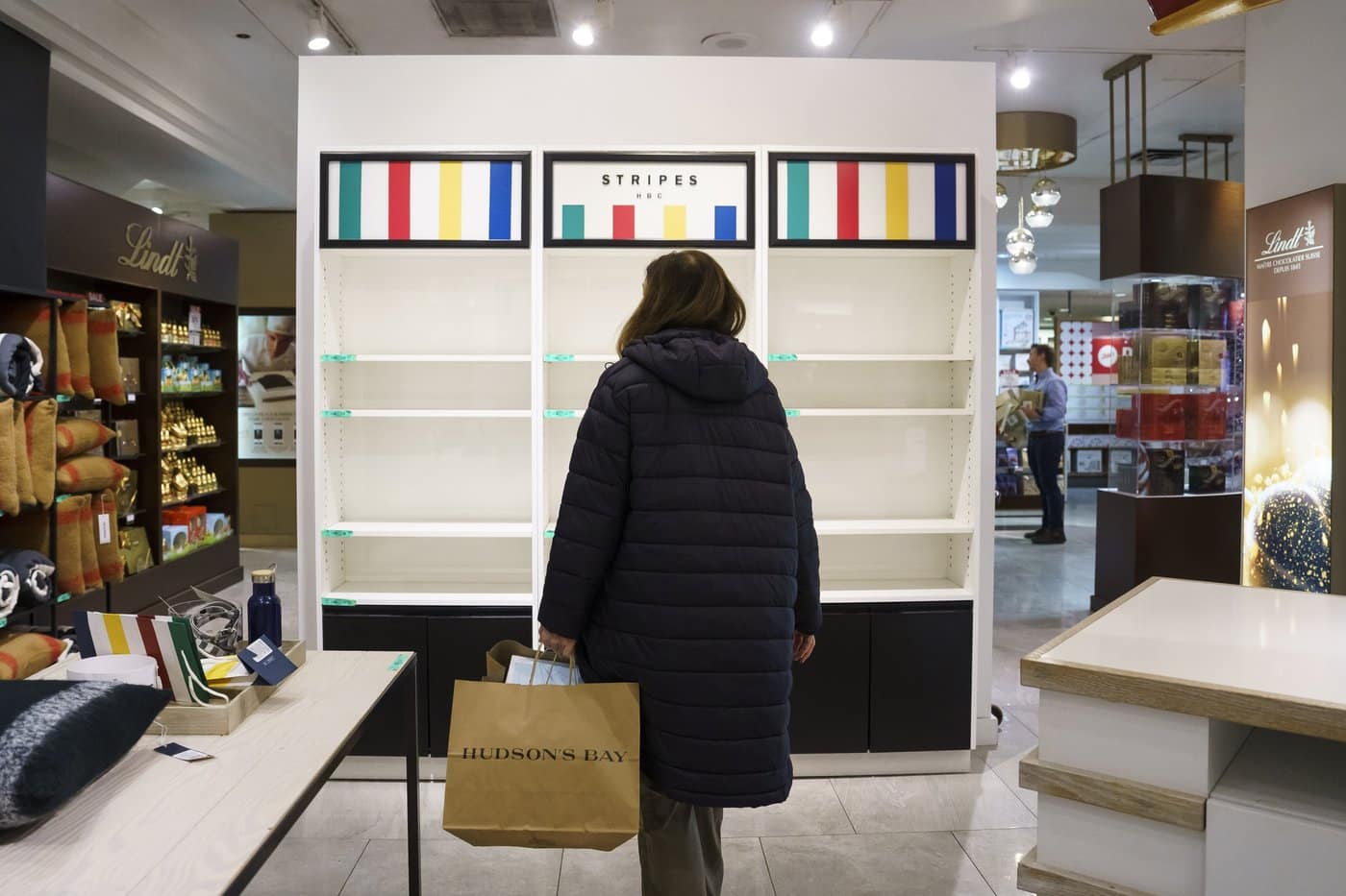 Empty shelves, idle escalators: Shoppers look for piece of history at ...