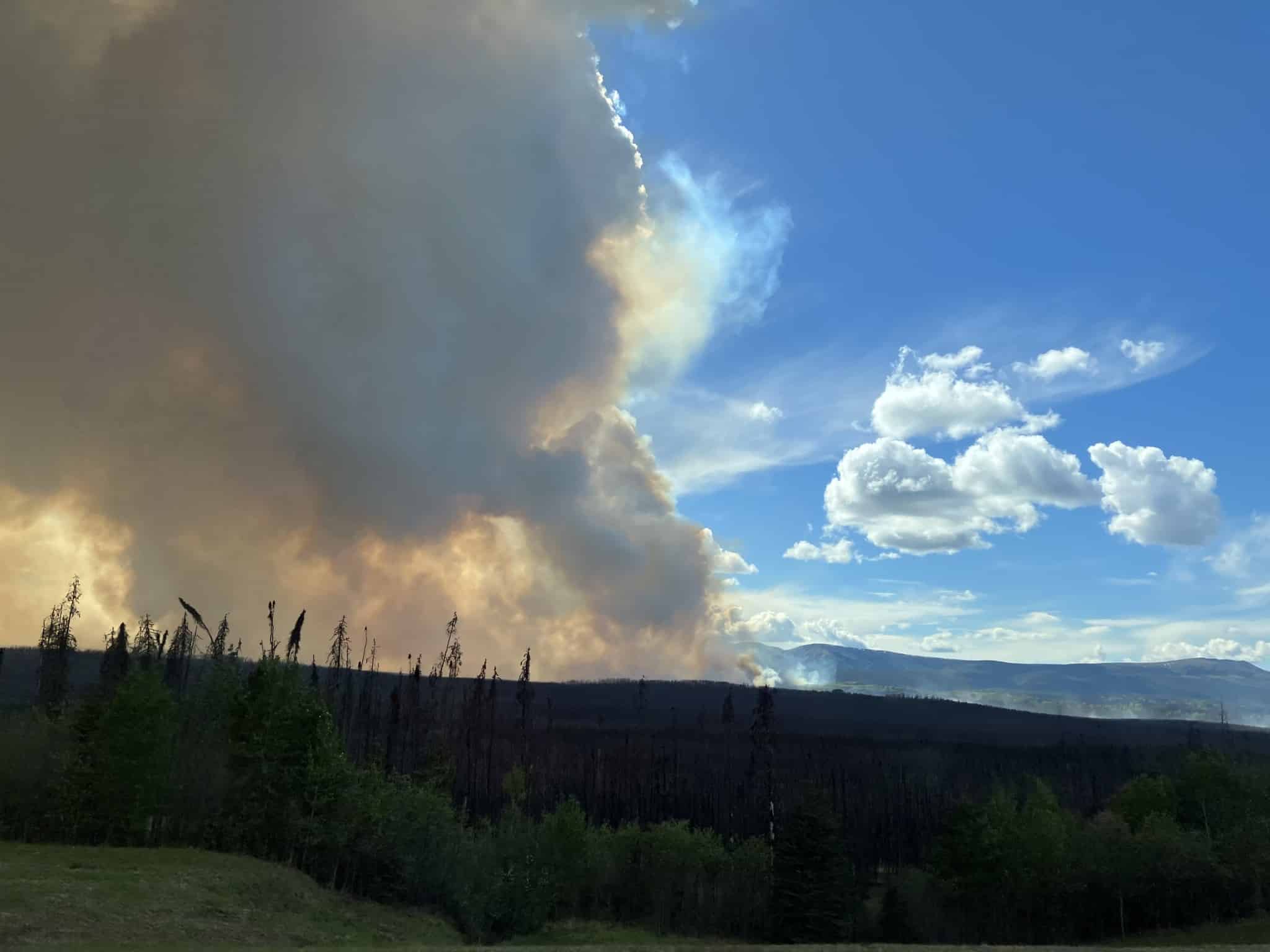 Pocket Knife Creek wildfire 'being held' as Summit Lake fire shrinks