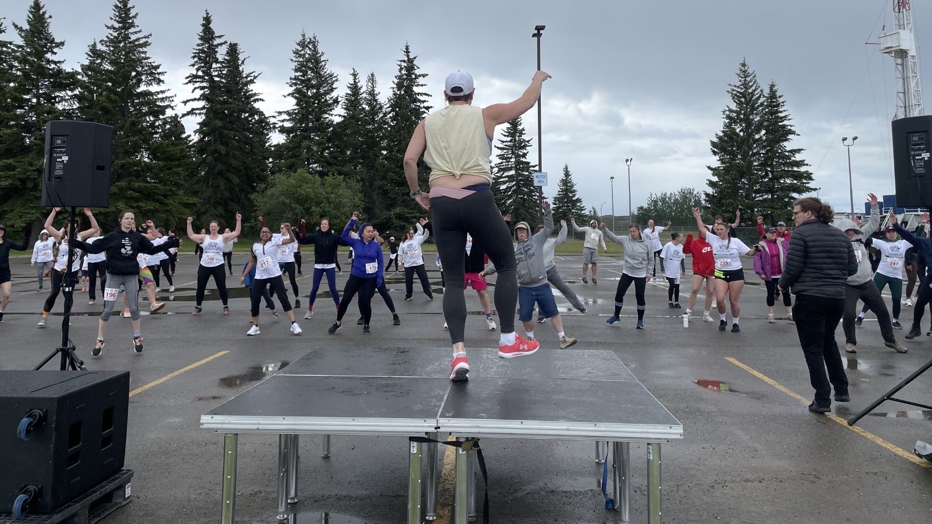 8th annual Colour Me Run, 2025 - warmup – Energeticcity.ca