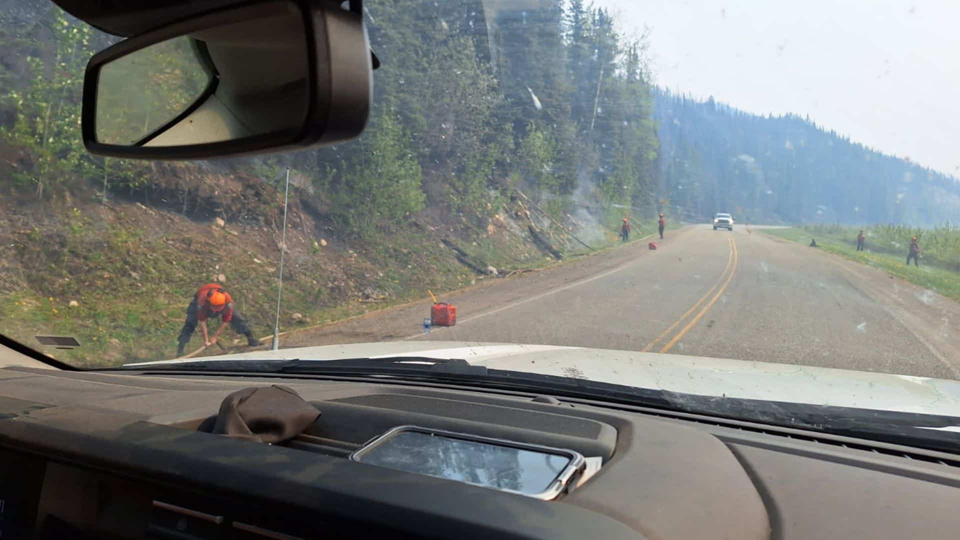 Grizzly bear attacks BCWS firefighter battling Summit Lake wildfire
