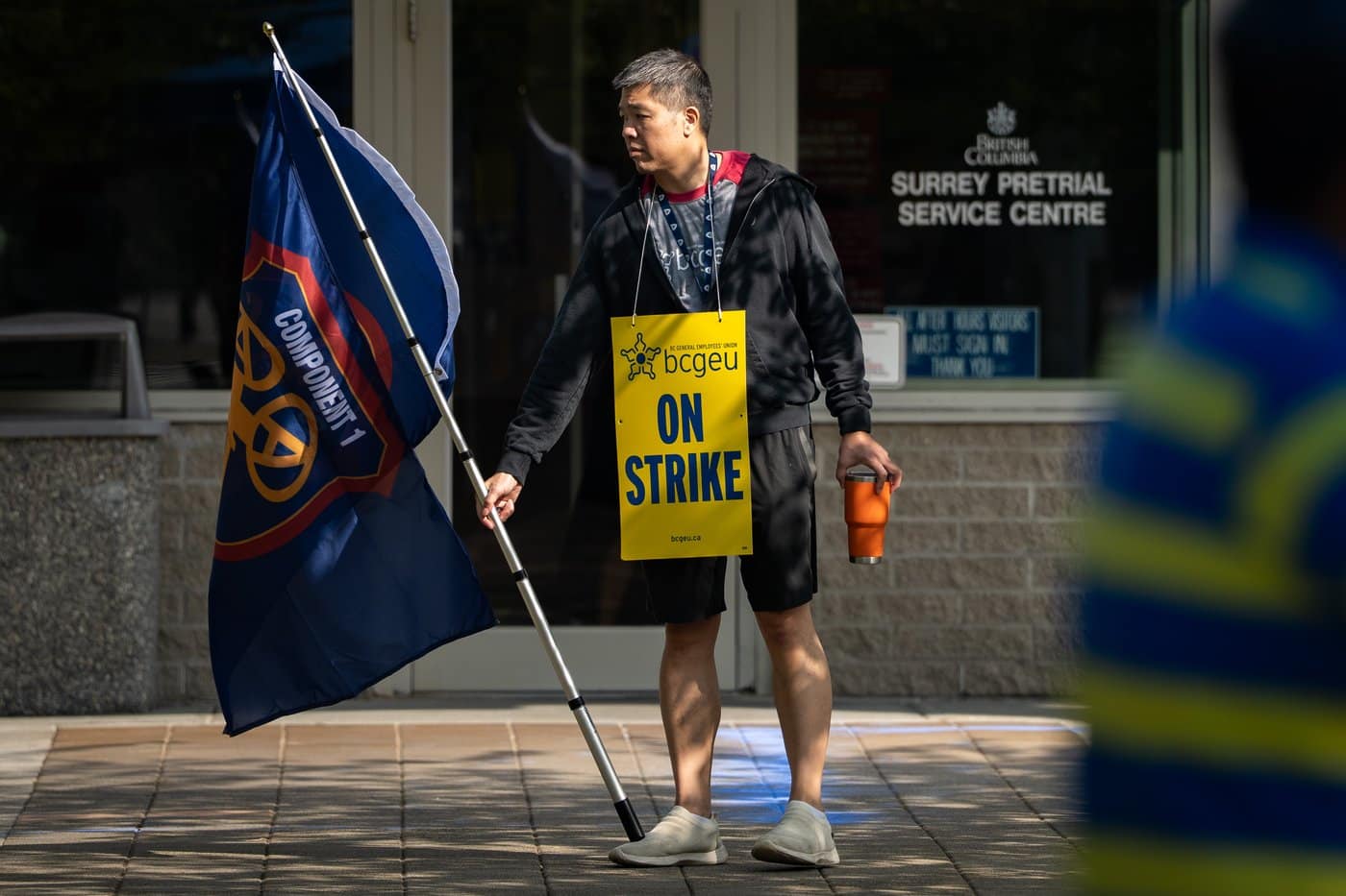 B.C. public service workers expand picket locations again in bid to restart talks