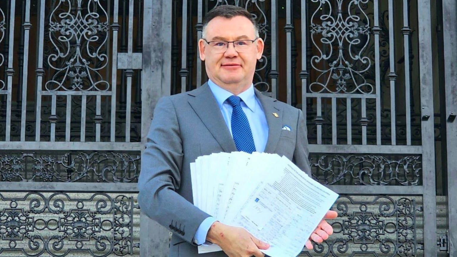 Peace River South MLA backs Tumbler Ridge healthcare petition