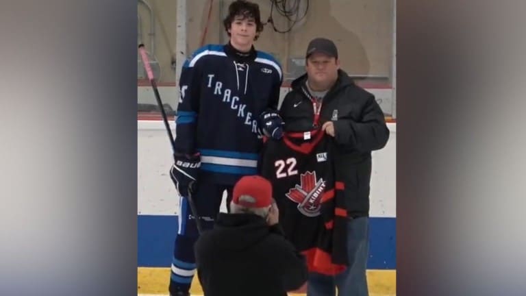 Former North East BC Tracker signs with AJHL team