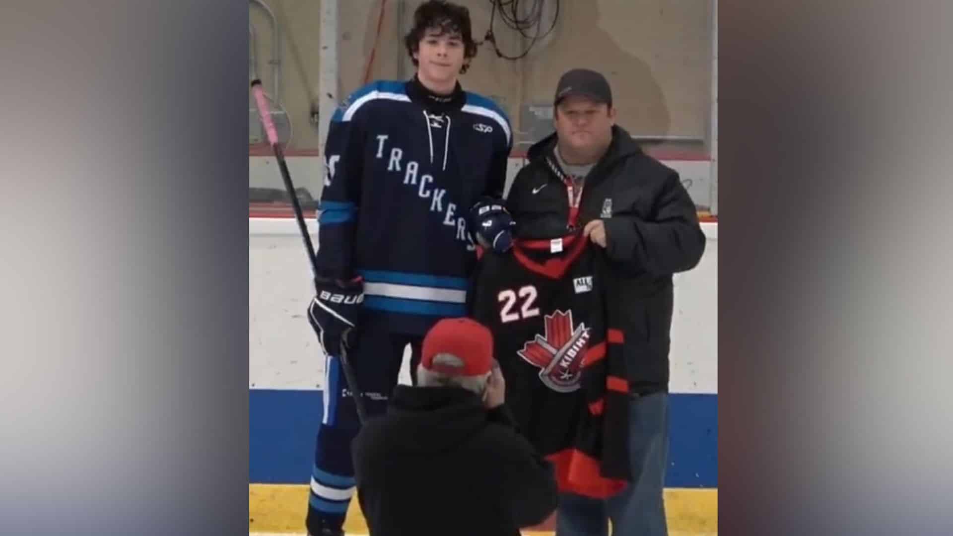 Former North East BC Tracker signs with AJHL team
