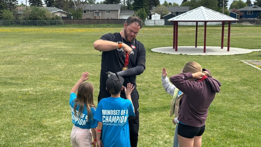 Classroom Champion Paralympian visits Alwin Holland Elementary students